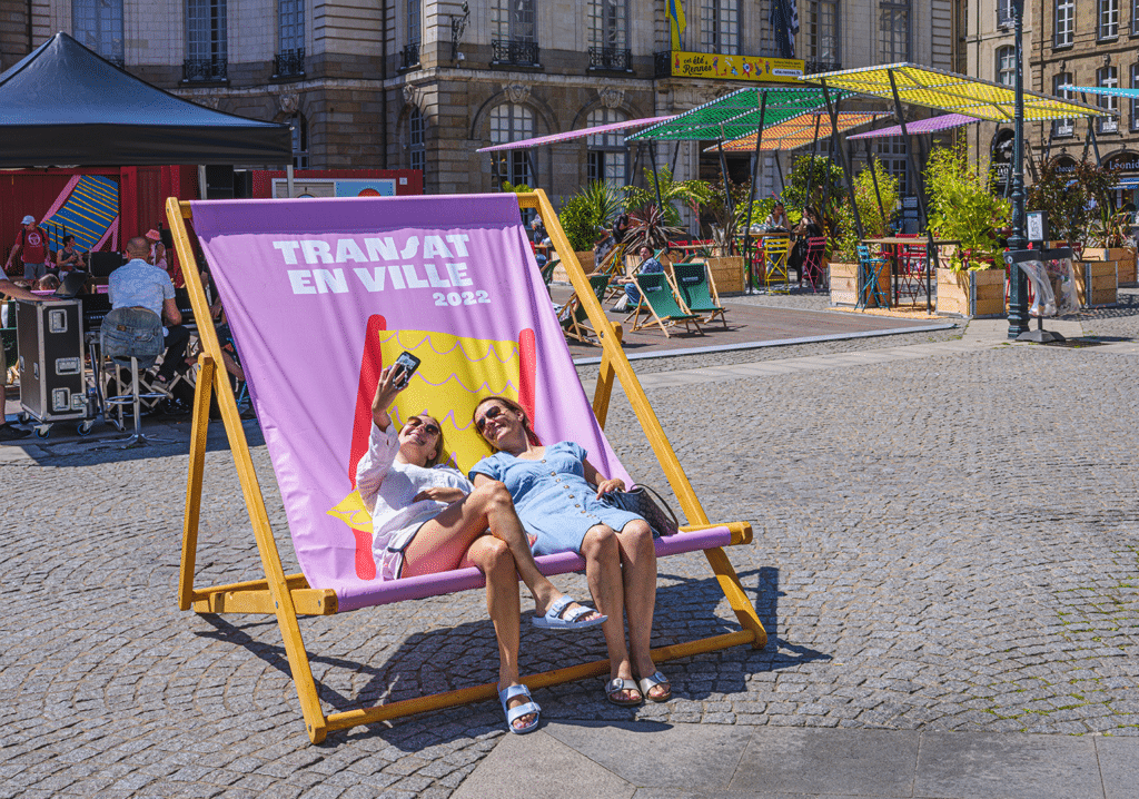Giant Wooden Deckchair – Natural Display USA